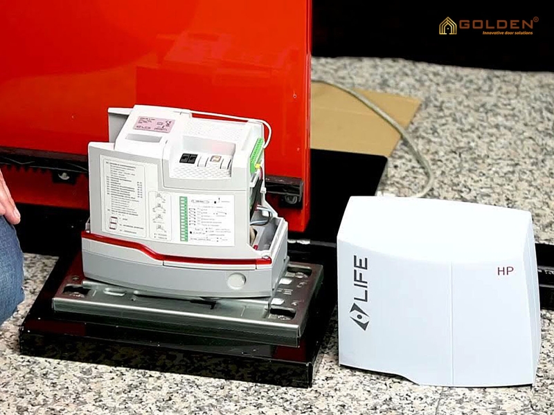 Cổng trượt tự động Life DEUS 4HP 400kg 24V nhập khẩu từ Ý